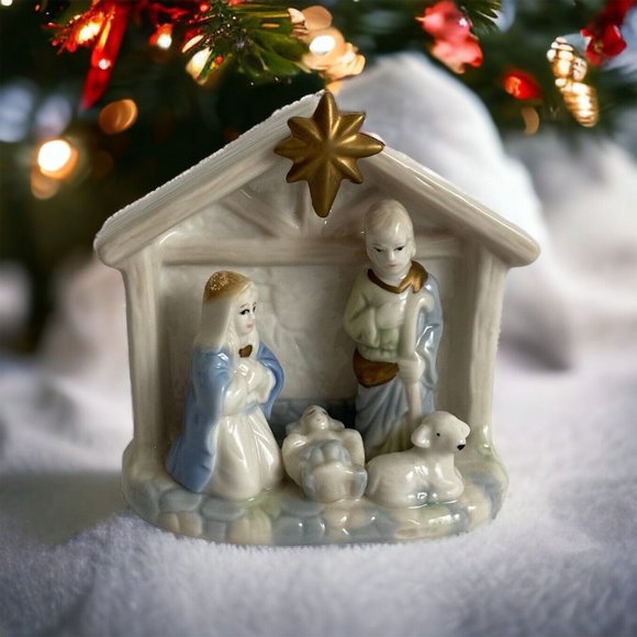 Other | Christmas Nativity Scene Set In Stable 4 Fixed Figurines And ...